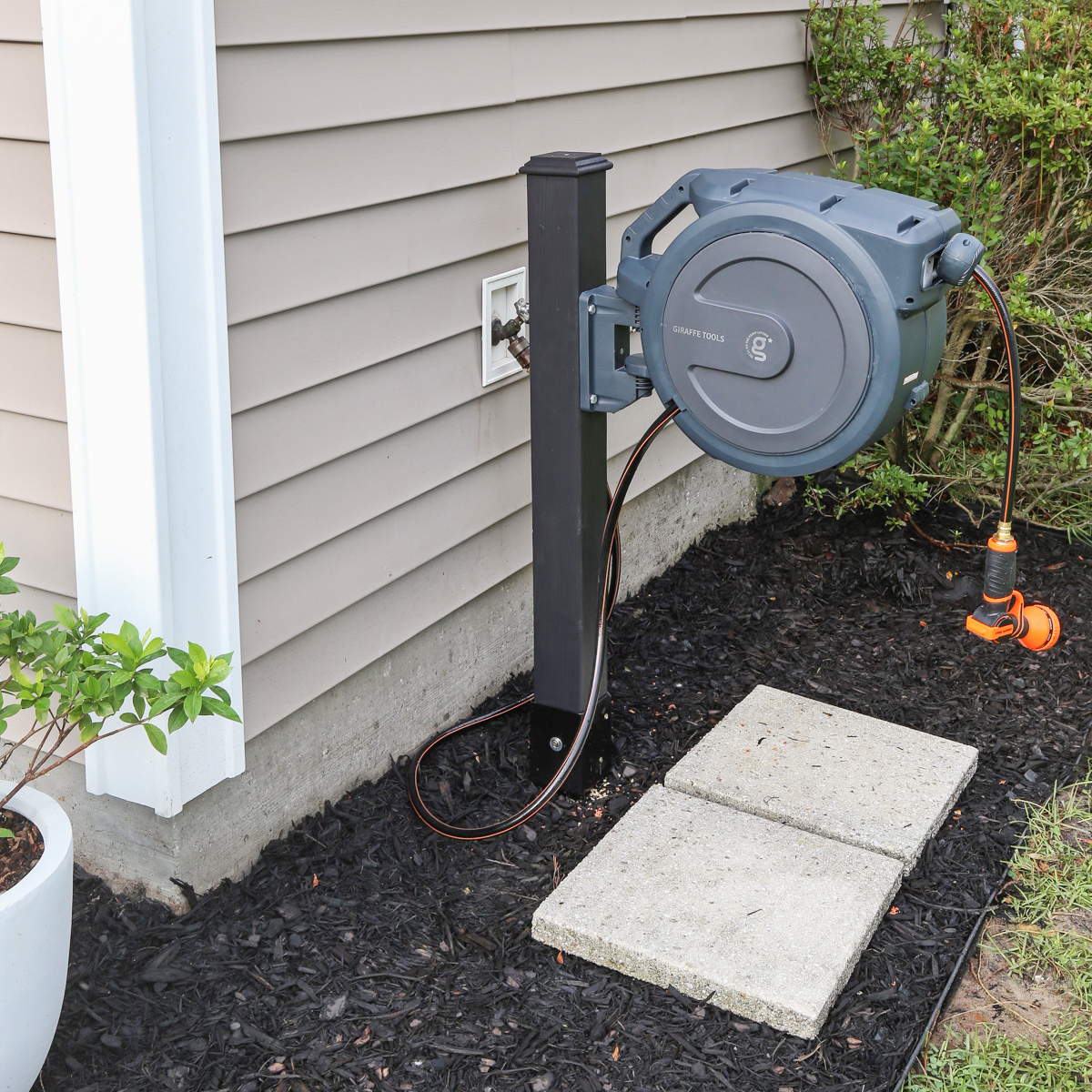 Hose stand store